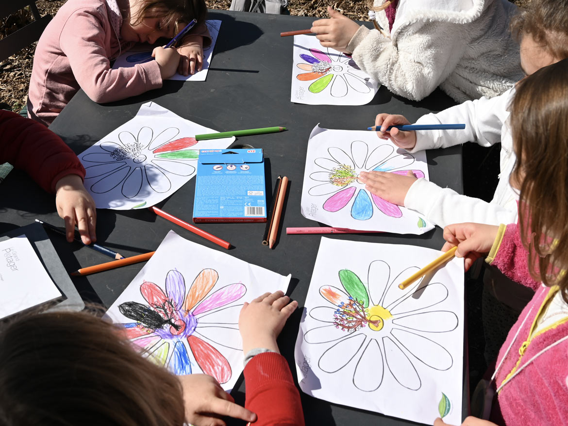 Coloriages avec les maternelles au Grand Potager, Lauris – Transjardins